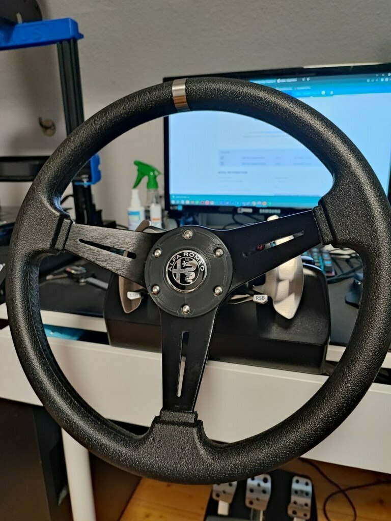 Free 3D file Logitech G920 70mm Wheel adapter・3D printer design to ...