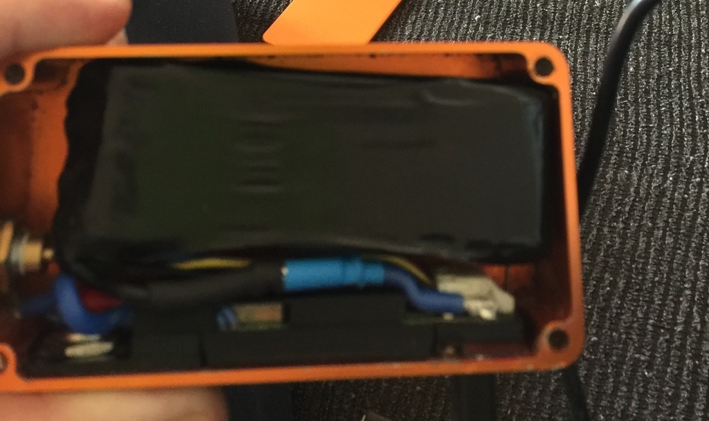 Free 3D file dna 200 screen holder・3D print object to download・Cults