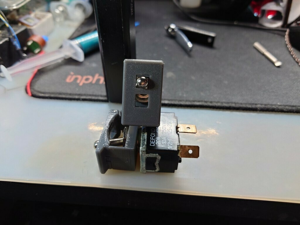 Archivo 3D gratis 12mm bus power switch shield・Plan para descargar y ...