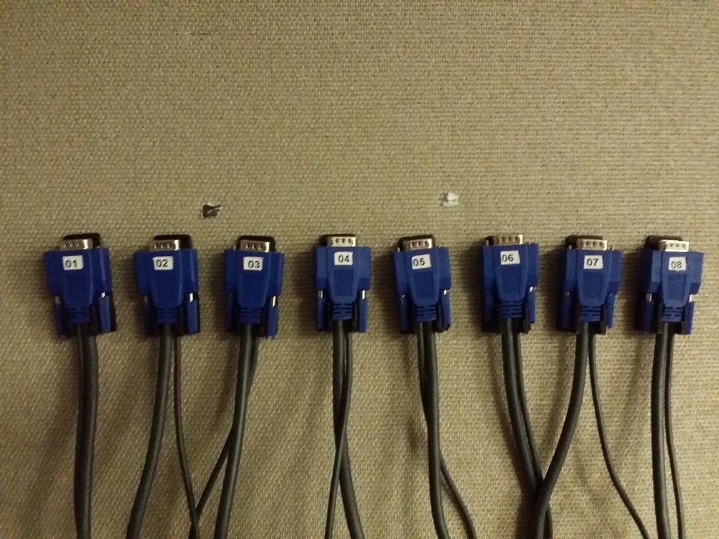 Free 3D file KVM VGA Connector Holder・Design to download and 3D print・Cults