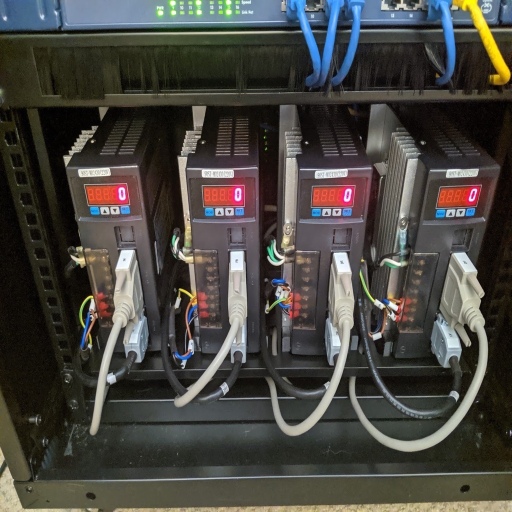 Free 3D file SFX-100 servo controller riser 👽・3D print object to ...