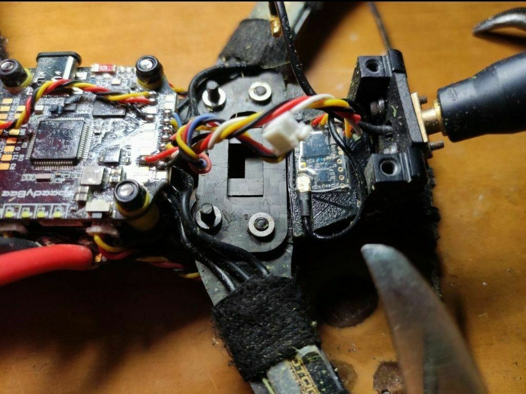 Free 3D file Crossfire support / holder for Armattan Rooster・3D ...