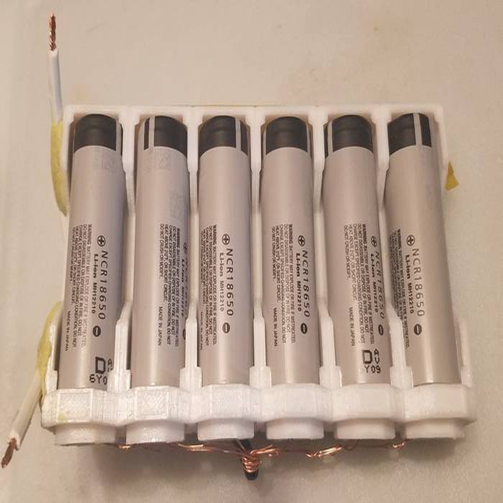 Free 3D file Parametric spring battery holder・3D printer design to ...