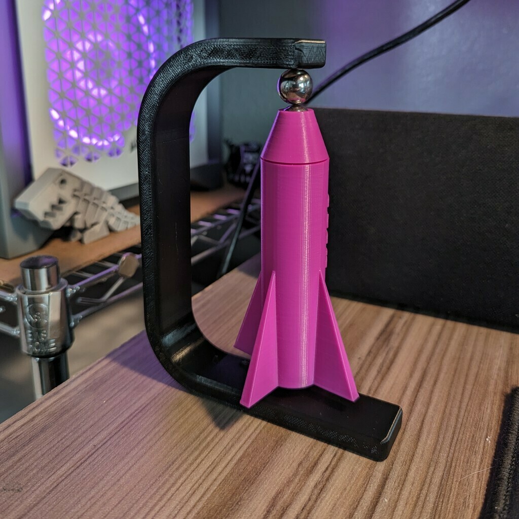 Free 3D file Spinning Rocket Toy・3D printable model to download・Cults