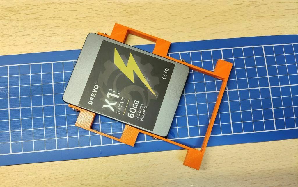Free STL file Adattatore per dischi SSD・3D printing design to download ...