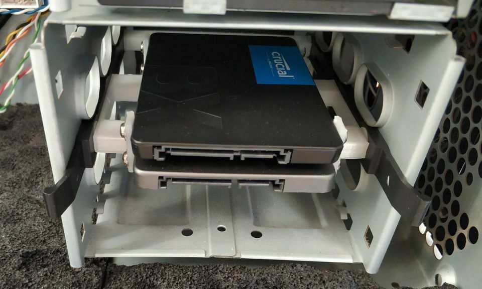 Free STL file Adattatore per dischi SSD・3D printing design to download ...