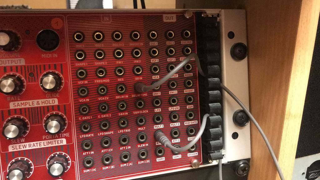 Free 3D file Eurorack Cable-Manager・Model to download and 3D print・Cults