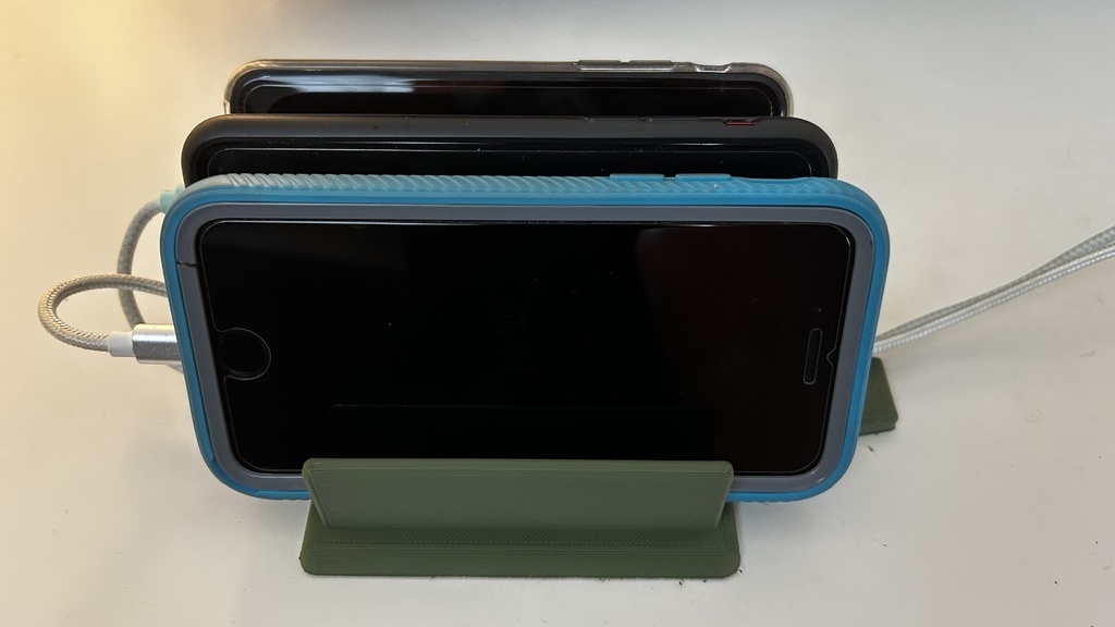 Free 3D file Tripple Phone Charger・Template to download and 3D print・Cults