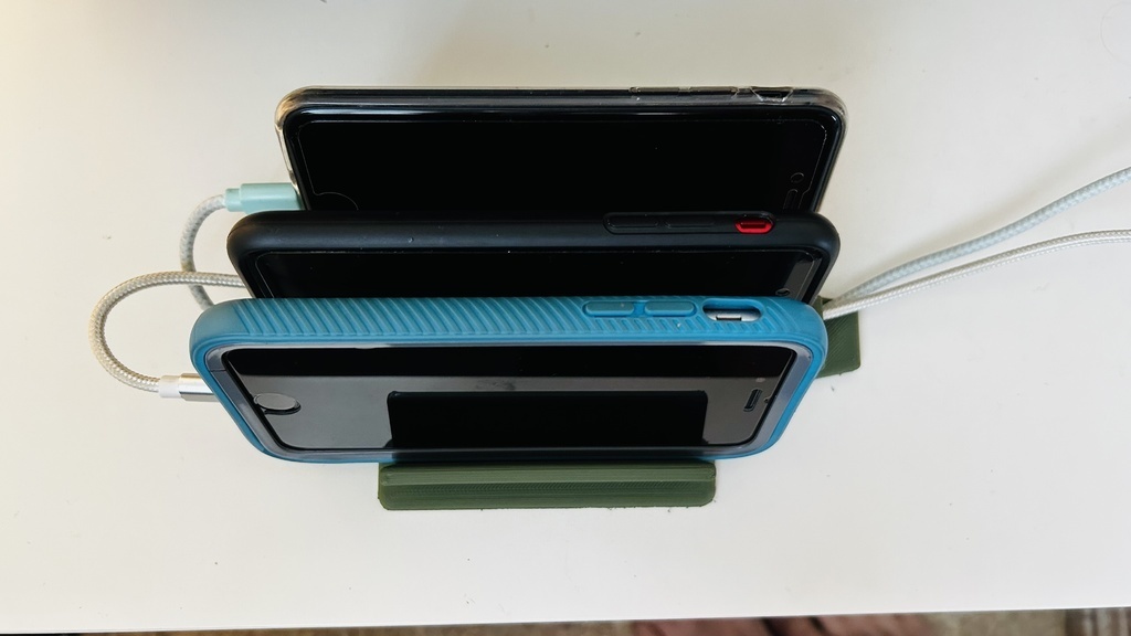 Free 3D file Tripple Phone Charger・Template to download and 3D print・Cults