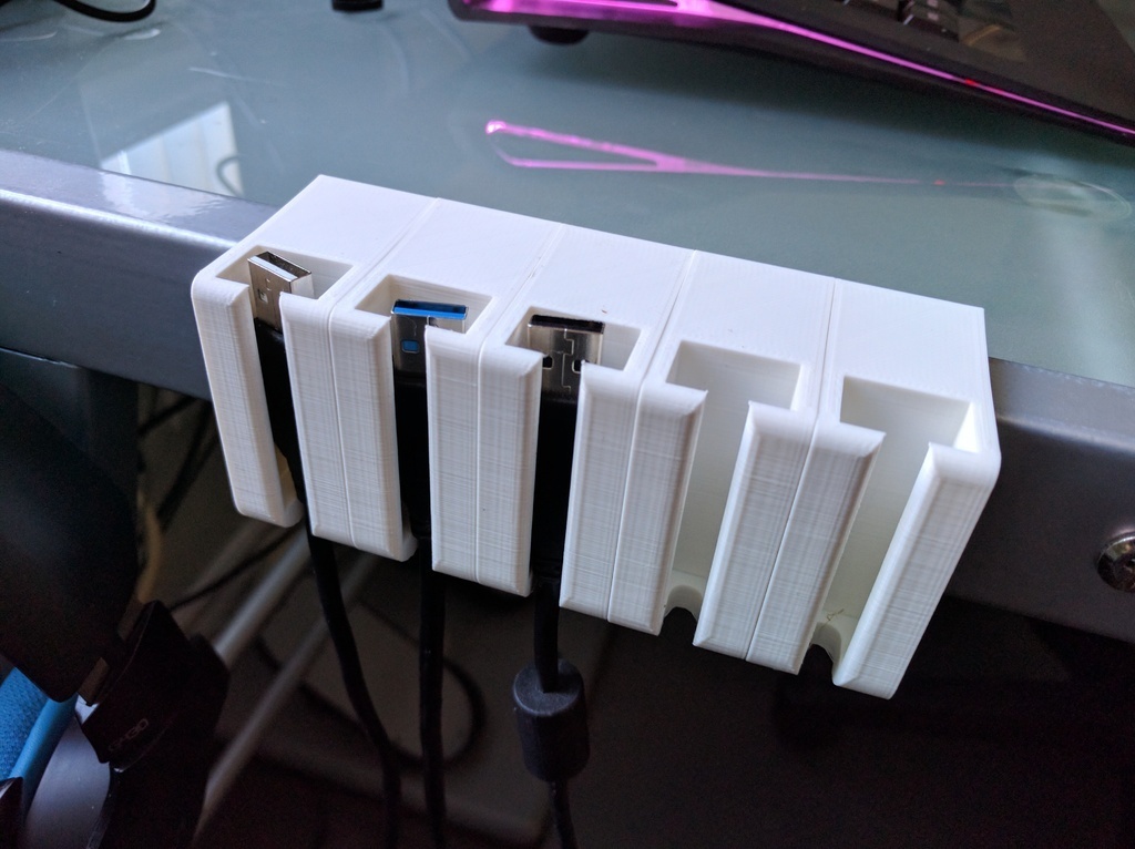 Free 3D file USB cable holder・3D printable design to download・Cults
