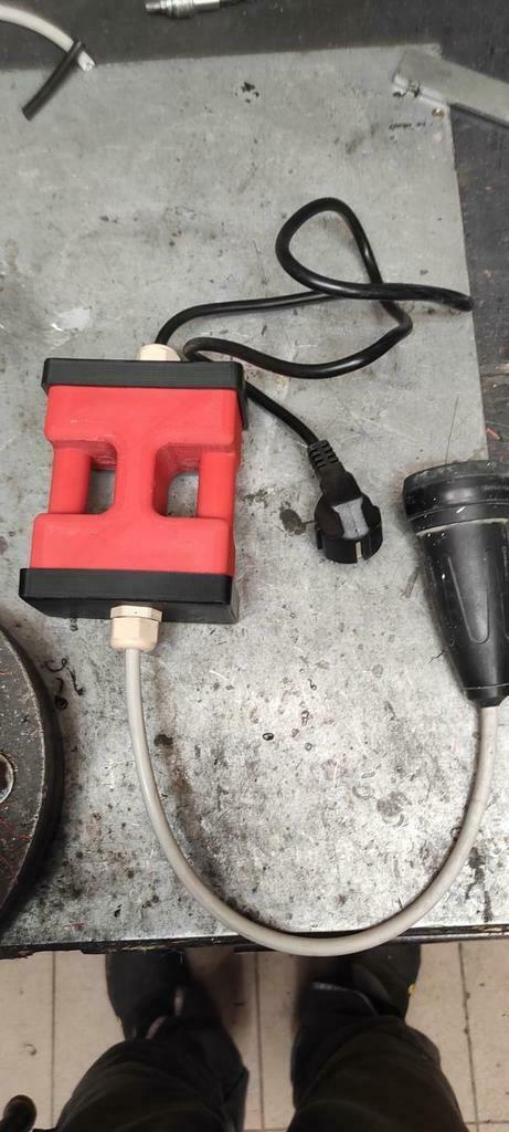 Free 3D file Schuko Messadapter 2 Polig für Zangenamperemeter / 2-pin ...