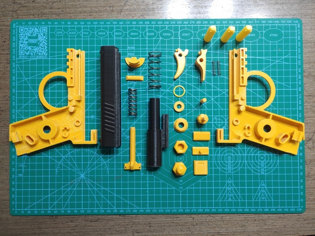 Free 3D file Toy Pistol 🔫・3D printer model to download・Cults