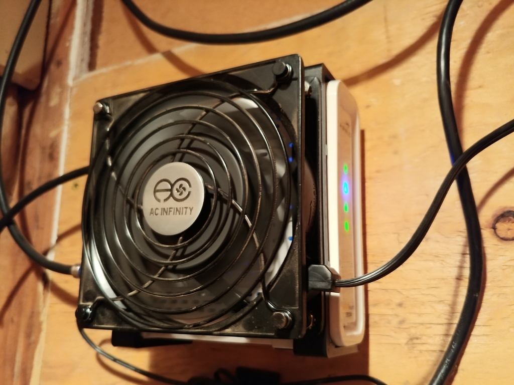 Free 3D file Motorola Arris Surfboard 120mm Fan Mounting Bracket・3D ...