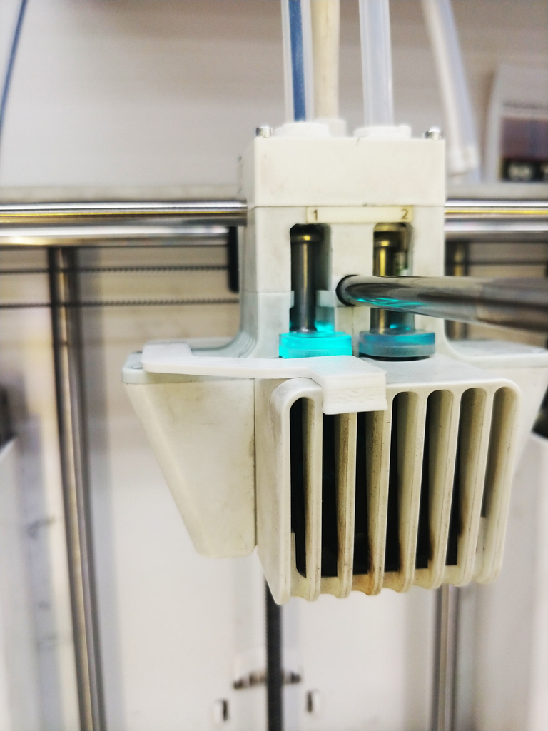 Free 3D file Ultimaker 3 Print Head Fan Bracket Clip・3D printing idea ...