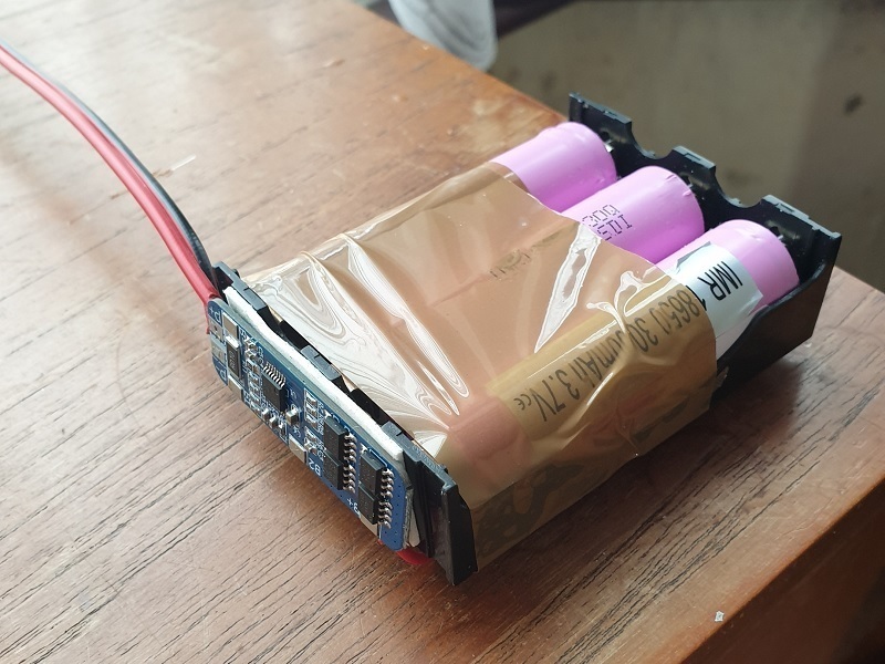 Free 3D file 3 x 18650 Li-ion battery case 🔋・3D printing design to ...