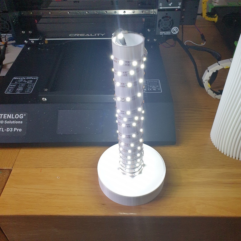 Free 3D file Table Lamp 🔦・3D printable model to download・Cults
