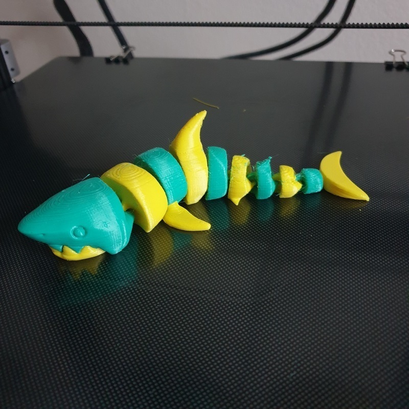 Free 3D file 2 color articulated shark remix 🎨・3D printer design to ...