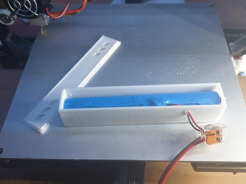 Free 3D file 7.4v 18650 Battery Case・3D printing design to download・Cults