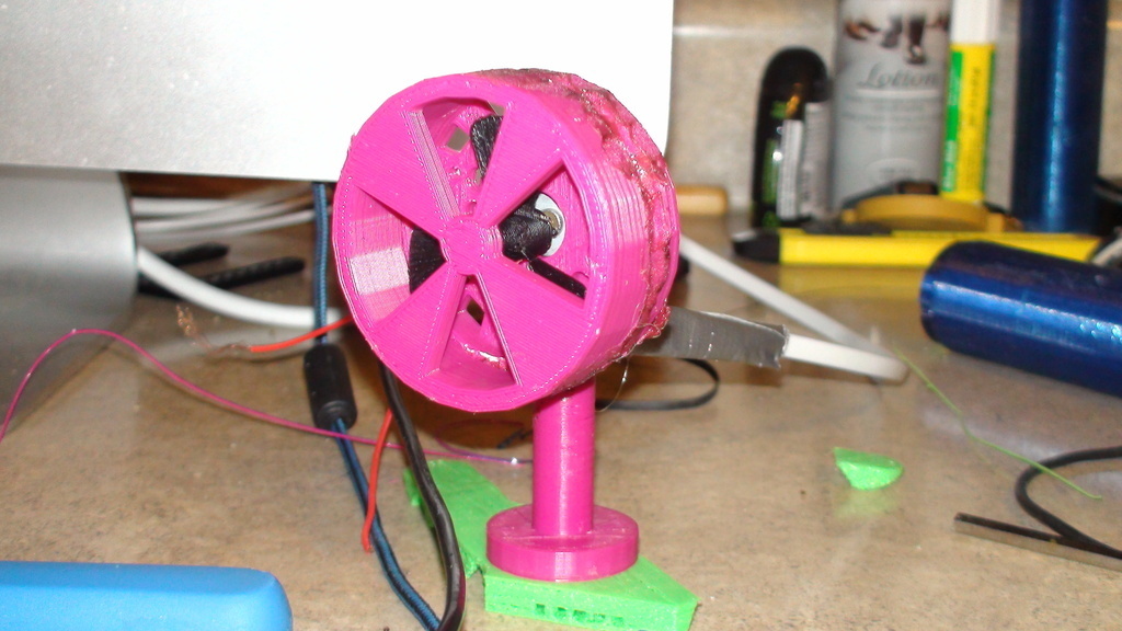 Free 3D file Miniature Desktop Fan・3D printing model to download・Cults