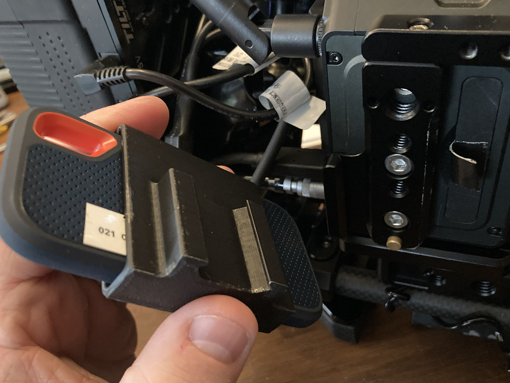 Fichier 3D gratuit Z-Cam Nato Rail Sandisk SSD Holder・Plan pour ...
