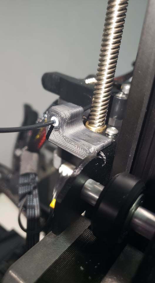 Free 3D file Side Spool Filament Guide for Ender 3/Pro 🪢・3D print model ...