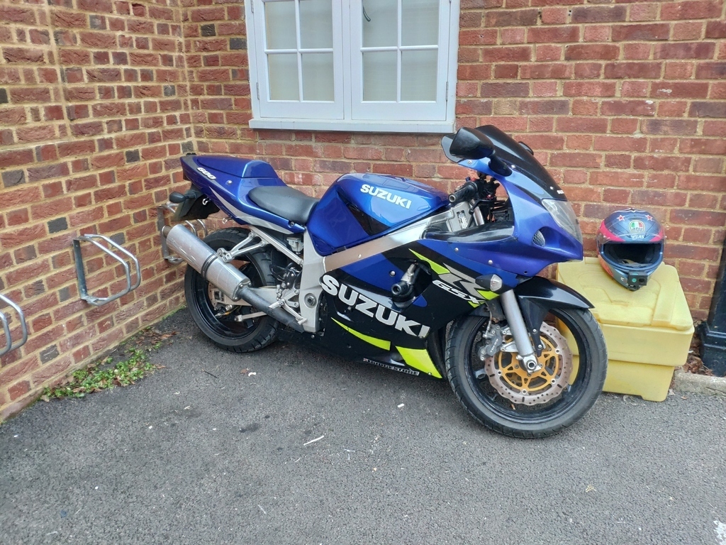 Free 3D file Suzuki GSX-R600 (& others) fuel tank pump blanking plate ...