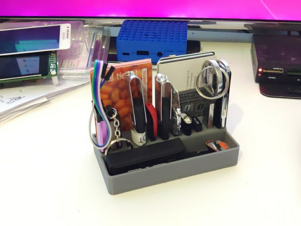 STL file Thumb drive organiser with card slots・3D printable design to ...