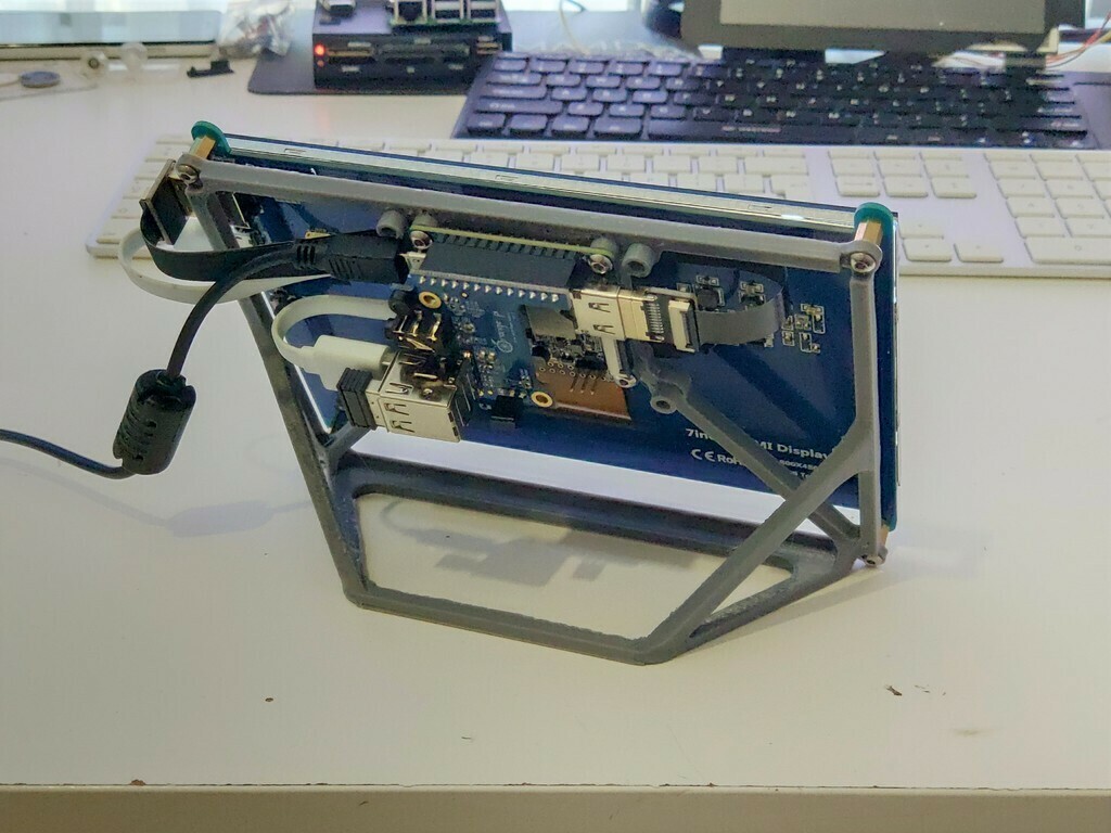 Free 3D file Waveshare 7" LCD Stand - Raspberry Pi + Orange Pi Zero 🍊 ...