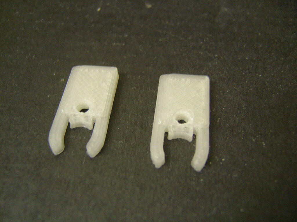 Free 3D file Igus Bush Retainer for Emaker Huxley 👽・3D printable design ...