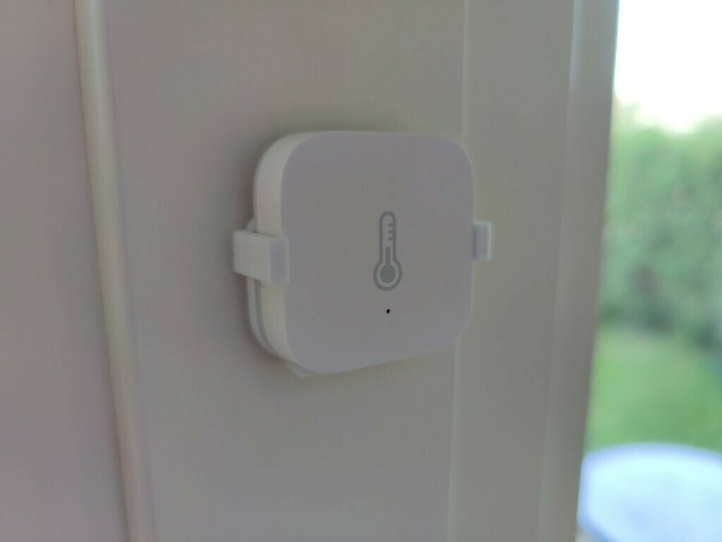Free 3D file Xiaomi Aqara temperature sensor - Mount 👽・Design to ...