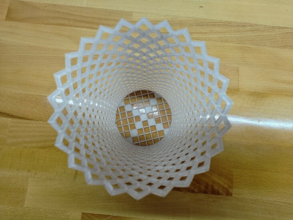 Free 3D file Soaking cage for 90mm ID Jar - For Cleaning Resin with IPA ...