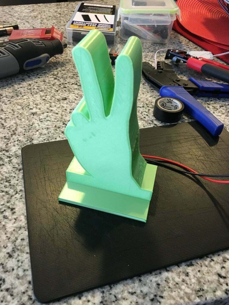 Free 3D file Illuminated Jeep Wave 🌊・3D printable design to download・Cults