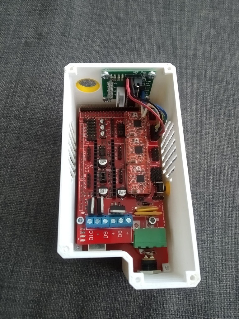 Free 3D file Robot Arm Electronic Enclosure 🤖・3D printing design to ...