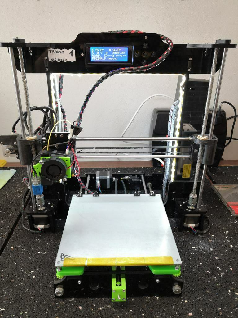 Free 3D file TRONXY P802 or ANET A8 holder bed 220x220 8mm full printed・3D print design to ...