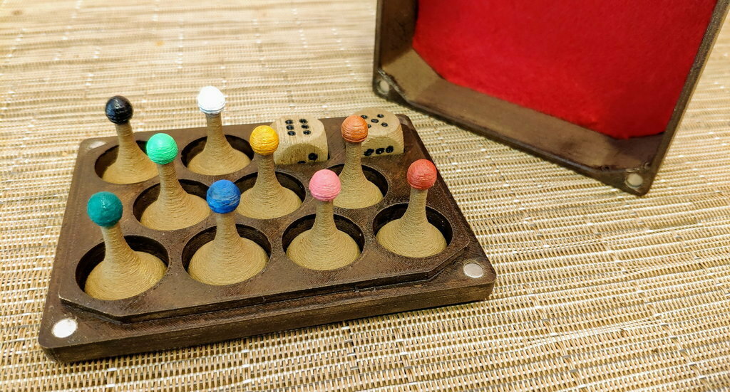 Free 3D file Box pedine e dadi・3D printable model to download・Cults