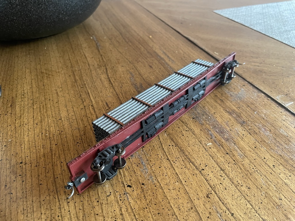 Free 3D file HO Scale 75ft Flatcar Freight Train car with a Pipe Load 🚆・3D print design to ...