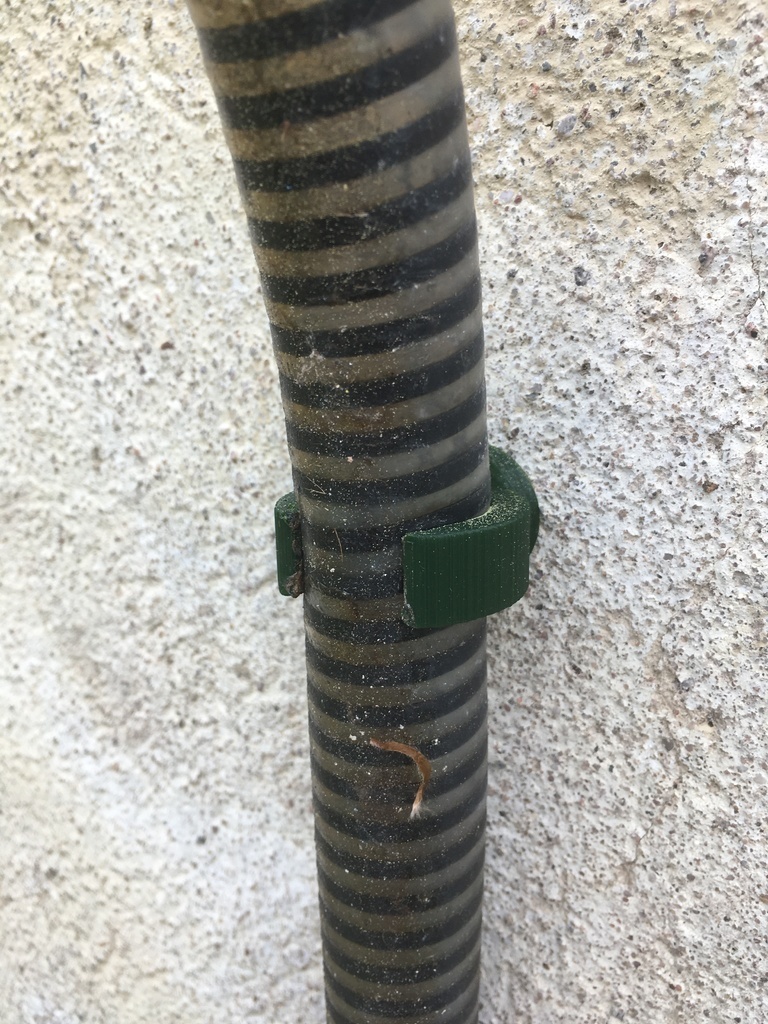 Free 3D file Clip for flexible pipe Ø24mm / Clip pour tuyau Ø24mm・Model ...