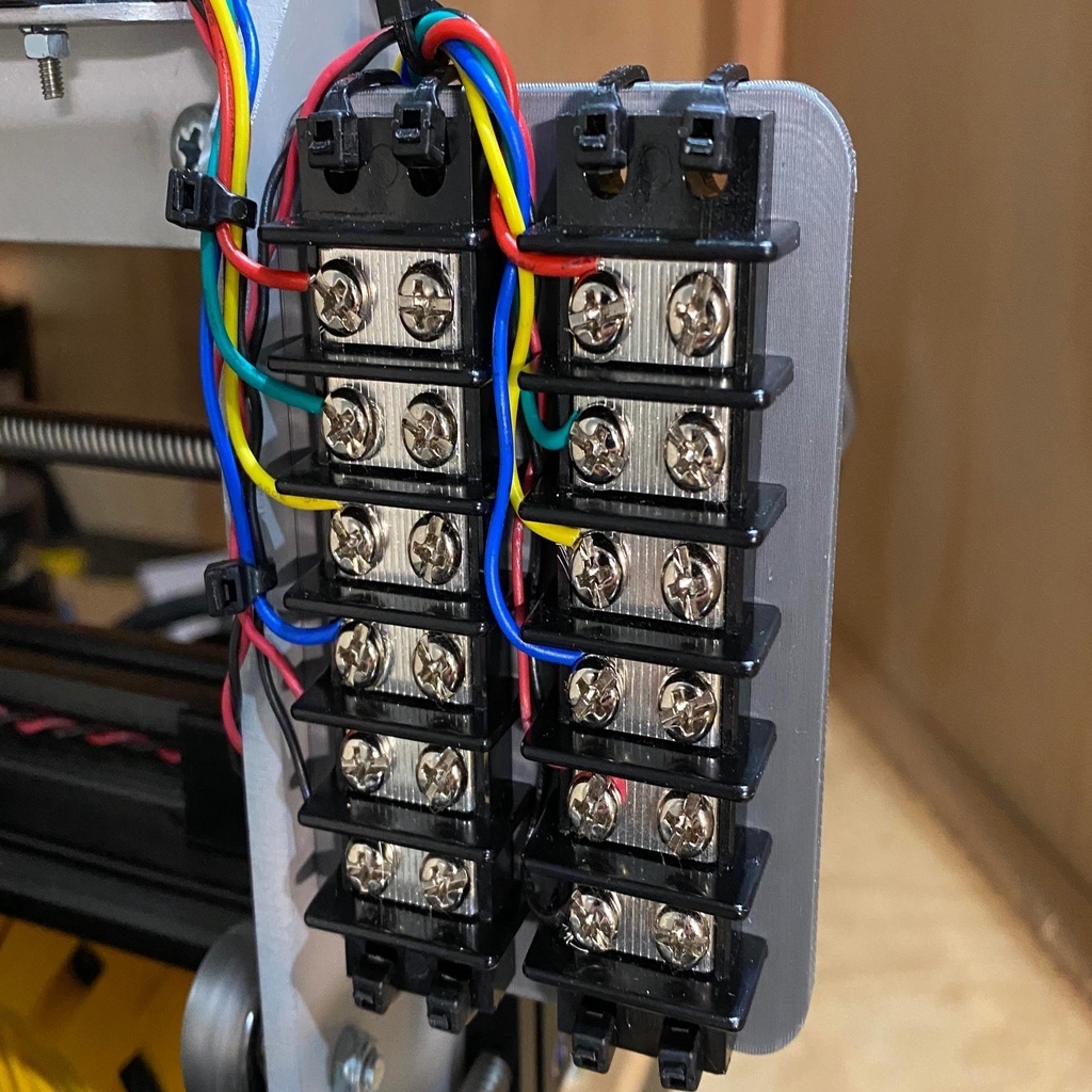 Free 3D file MillRight Carve King X/Z Wiring Block Bracket・3D printable ...