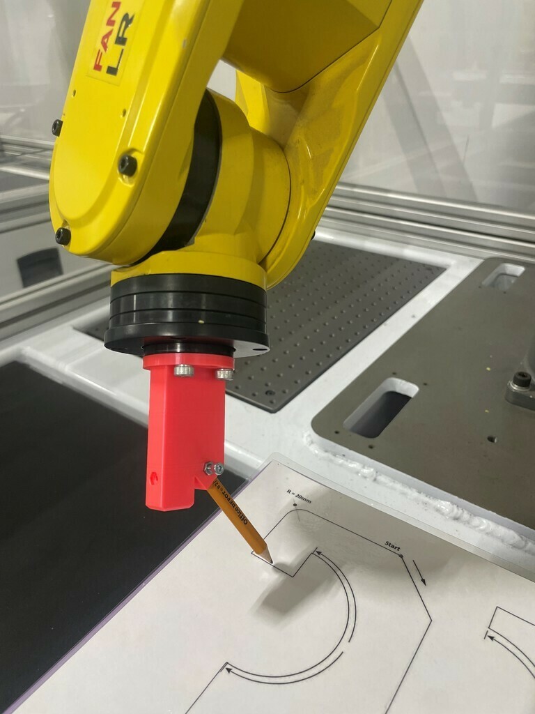 Archivo 3D gratuito Portalápices Fanuc LR Mate・Objeto para descargar e ...