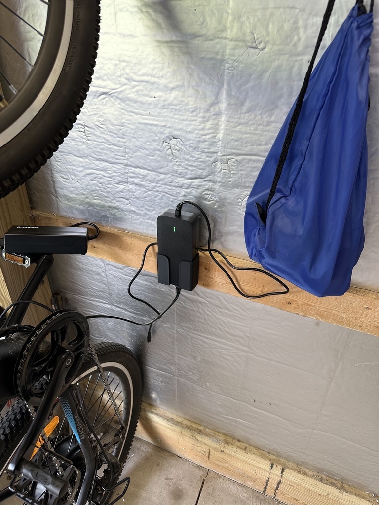 Free 3D file Rattan Pathfinder Charger wall mount・3D printable object ...