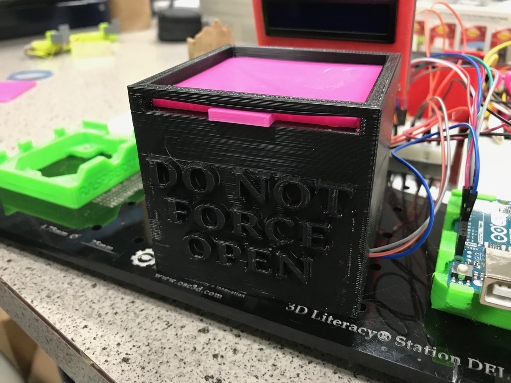 Free 3D file 3DX PIR Servo LCD Project・Model to download and 3D print・Cults Free 3D file 3DX PIR Servo LCD Project・Model to download and 3D print・Cults