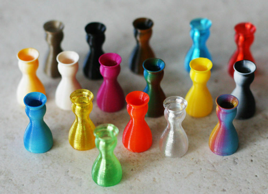 Archivo 3D gratis Jarrón en espiral Meeple・Plan imprimible en 3D para ...