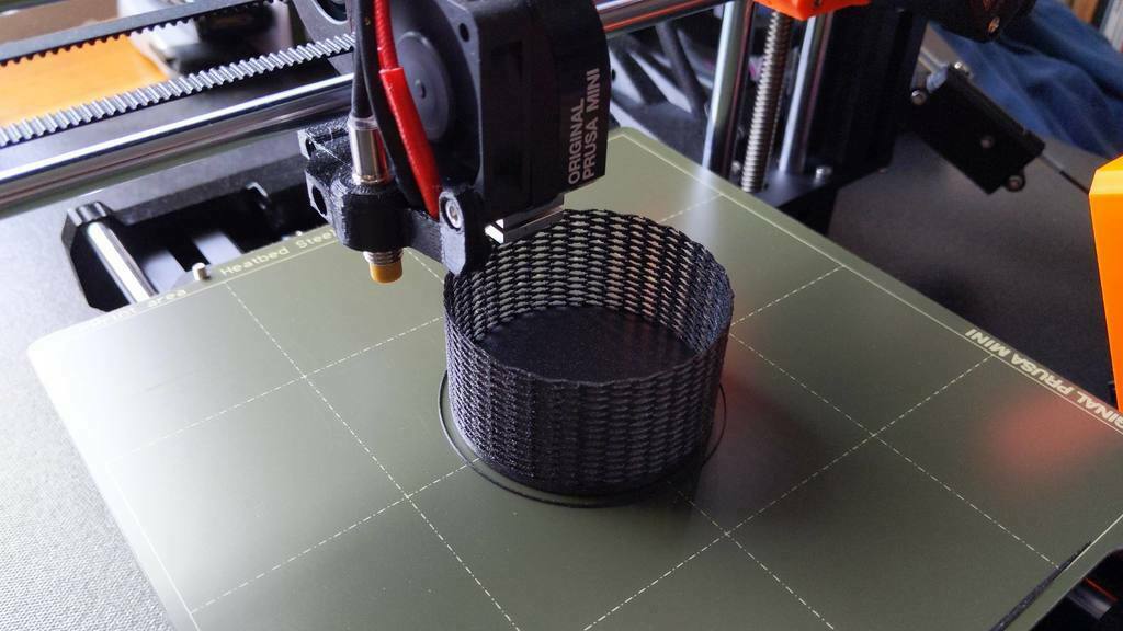 Free 3D file Pen Holder・3D printing idea to download・Cults