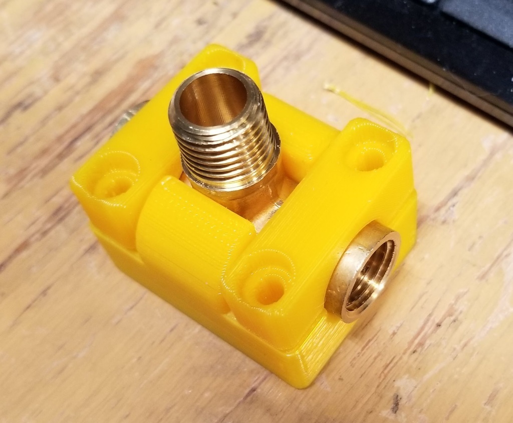 Free 3D file 1/4 in. Female Brass Pipe T-Connector Wall Bracket・Object ...