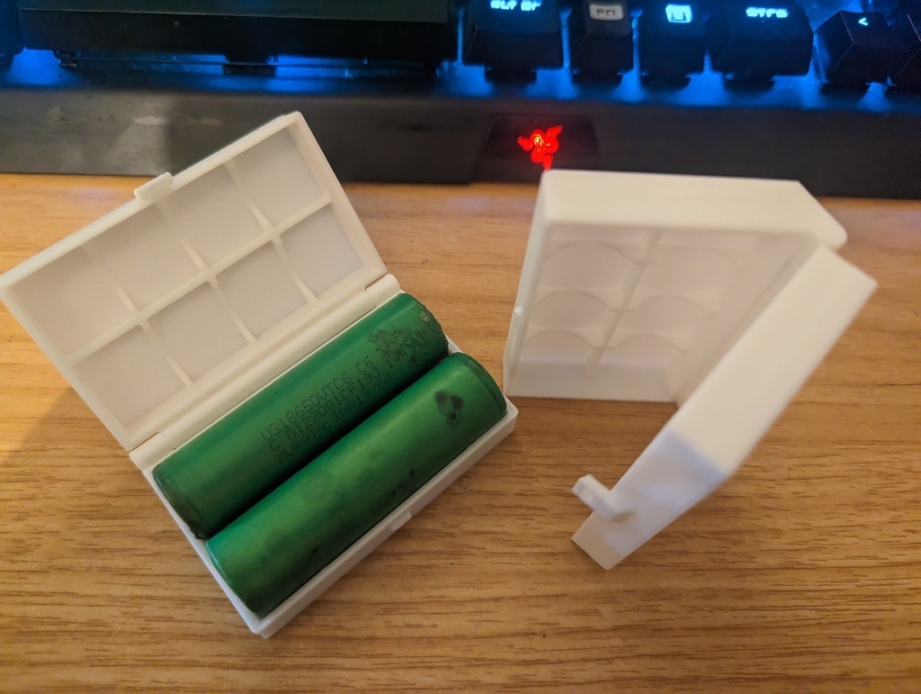 Free 3D file 18650 Battery Box - Hinge Print in Place 🔋・3D printing ...