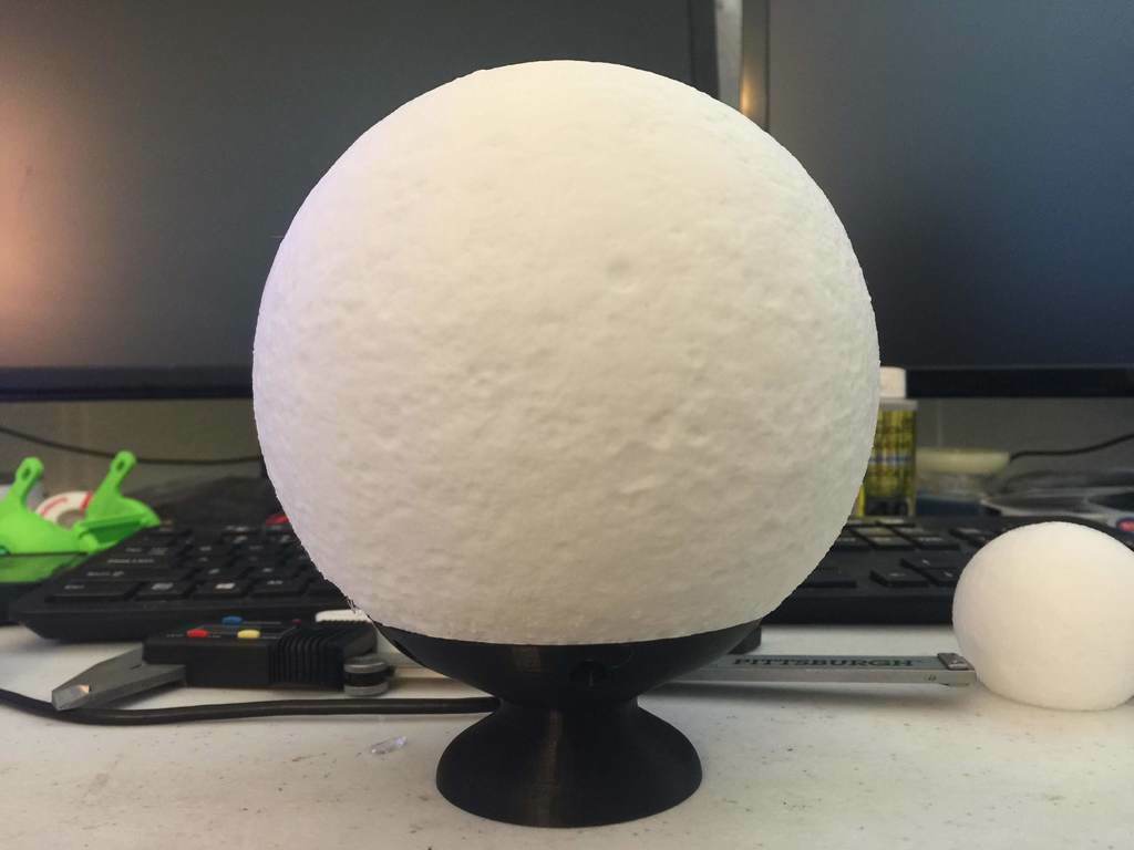Free 3D file Stand for 5" moon lamp with 65mm base・3D printer model to ...