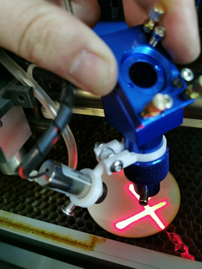 Archivo 3D gratis Cloudray K40 Serie Montura de diodo láser 12mm・Plan ...