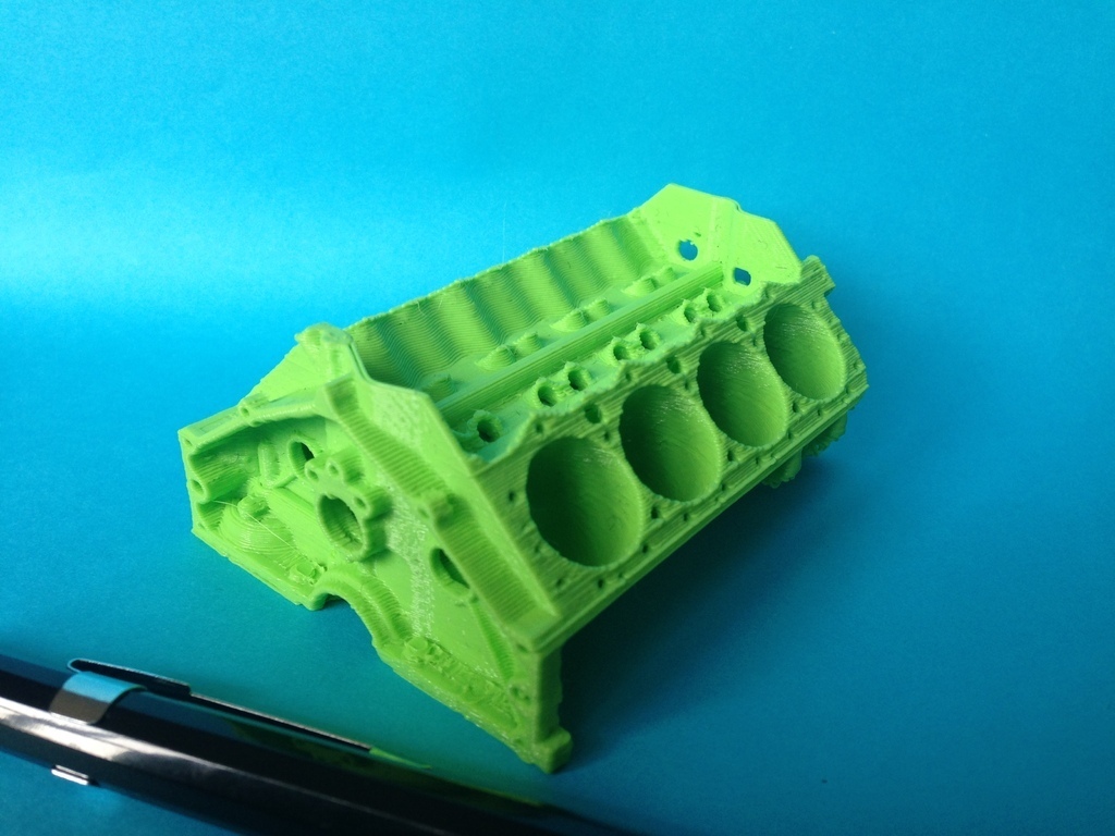 Free 3D file V8 Block 🚗・3D printable model to download・Cults