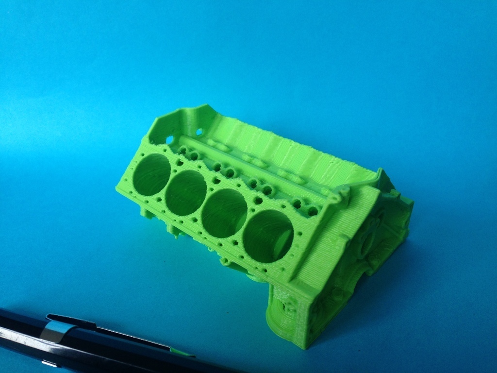 Free 3D file V8 Block 🚗・3D printable model to download・Cults