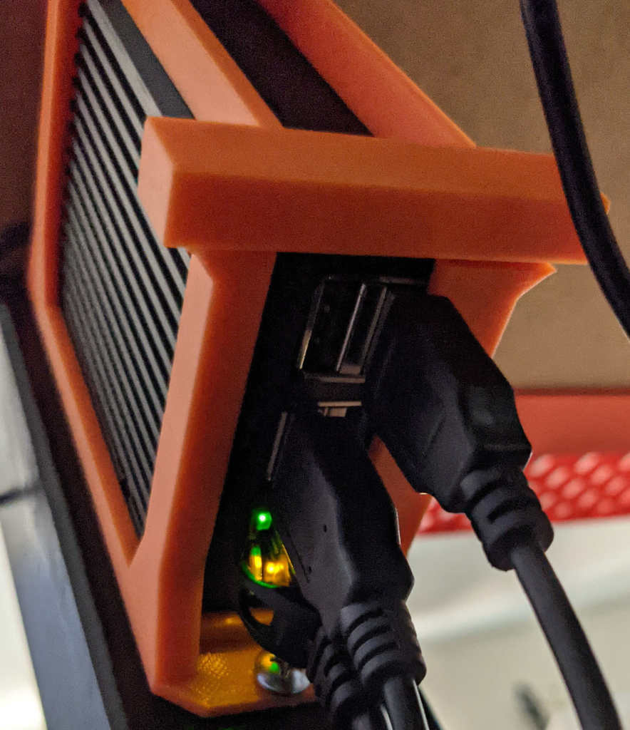 Free 3D file TH3D Pi Aluminum Fanless Case Mount・3D print object to ...